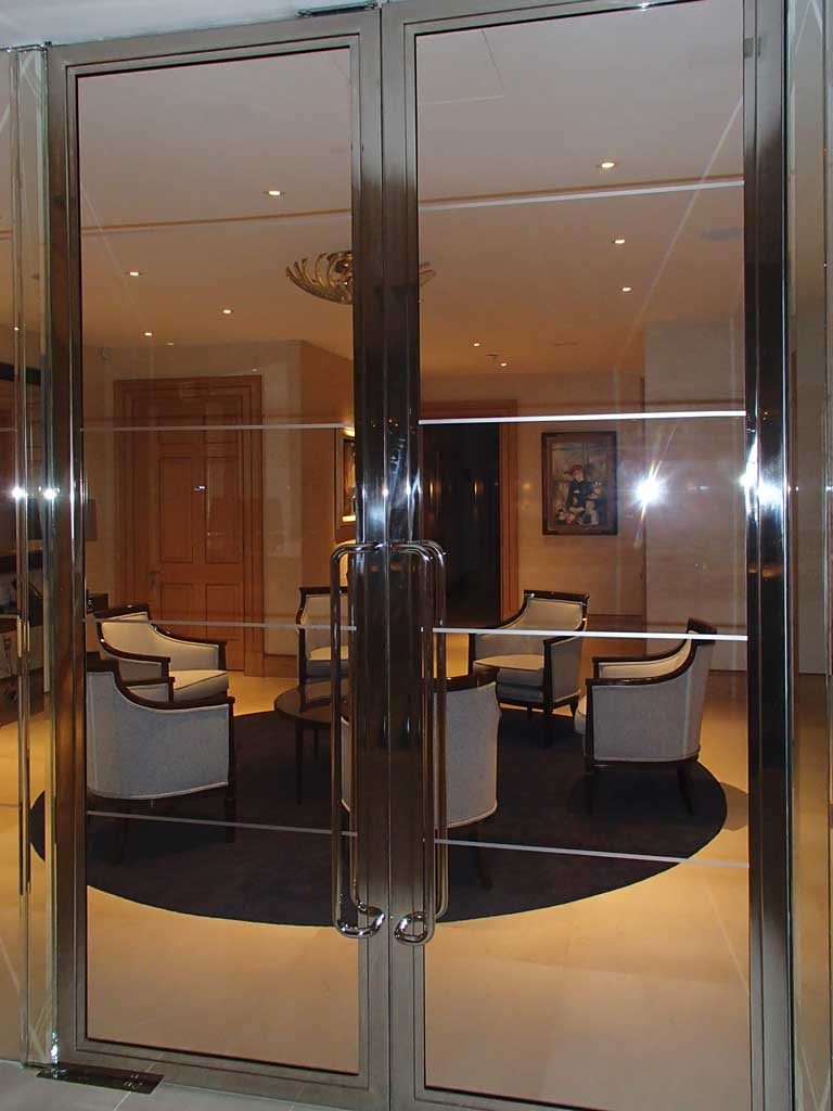 Doors & Screens – WOW Glass